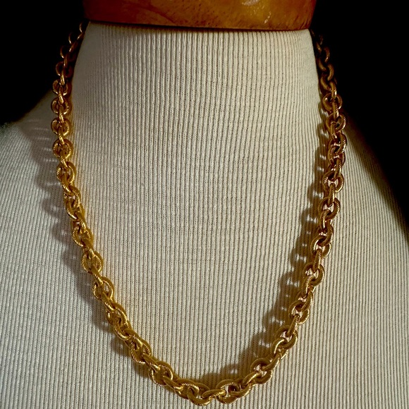 Monet | Jewelry | Awesome Vintage Monet Gold Chain Link Necklace | Poshmark